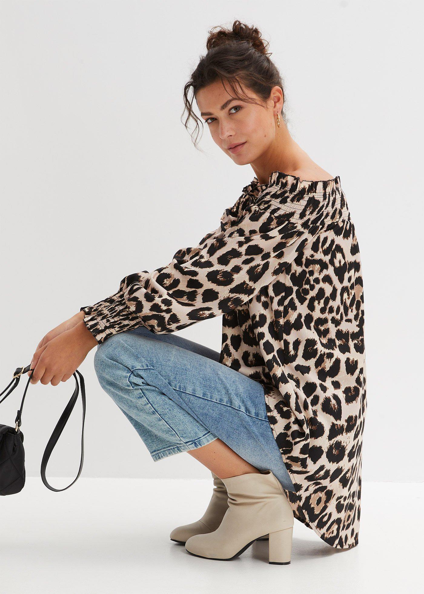 Trendig blus med rysch som är längre bak än fram - kritbeige/brun ...